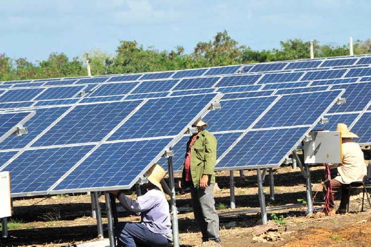 Cuba Builds New Photovoltaic Park - Radio Reloj, emisora cubana de la ...