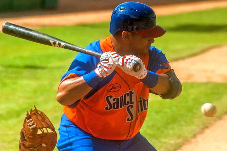 Frederich Cepeda breaks record in Cuban baseball - Radio Reloj, emisora ...