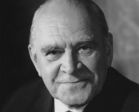 Nace el químico británico Ronald George Wreyford Norrish en Cambridge ...