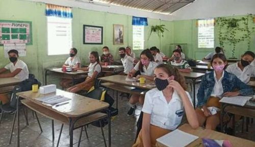 Cubanos preparados para un nuevo curso escolar - Radio Reloj, emisora ...