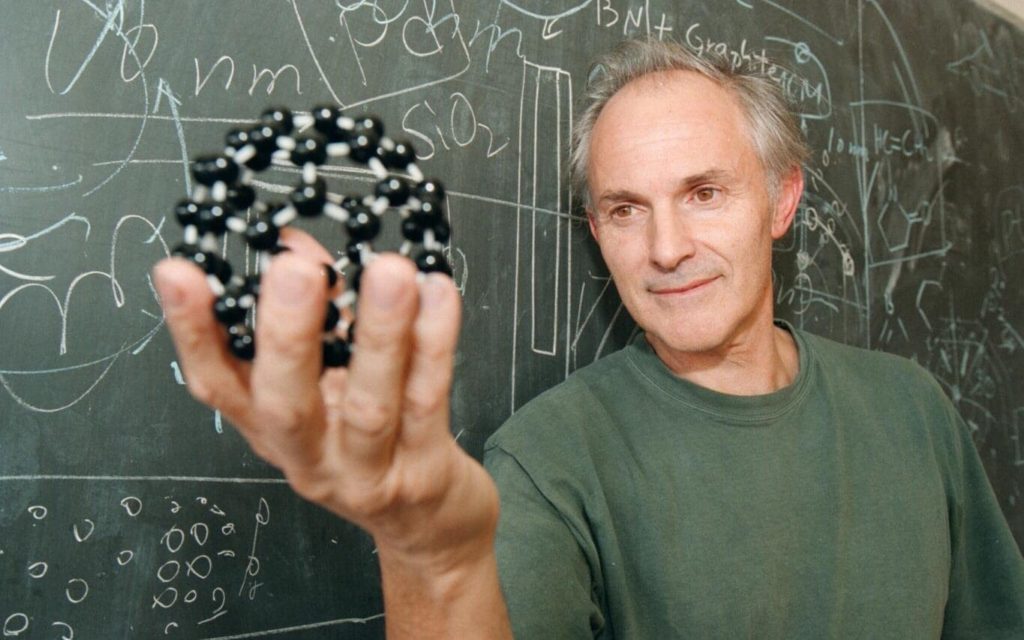 Muere el químico británico Harold Walter Krotoschiner - Radio Reloj ...