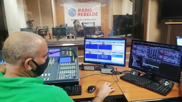 Radio Cubana, una fiel compañera de la Revolución - Radio Reloj ...