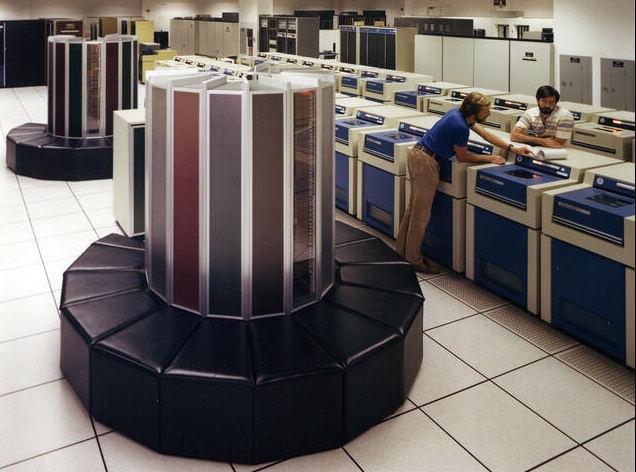 Sale de fábrica la supercomputadora Cray-1 - Radio Reloj, emisora cubana de la hora y las noticias