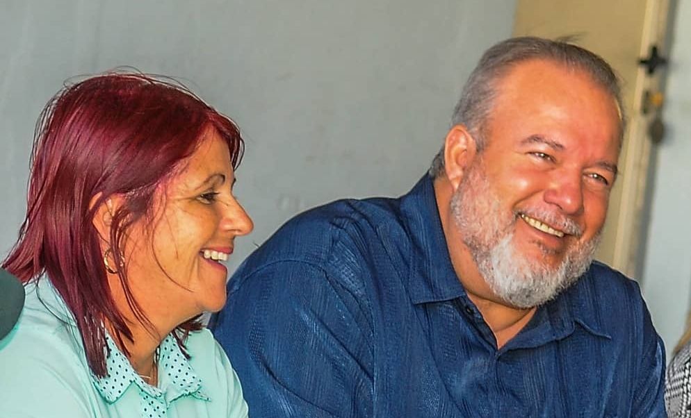 Candidatos a diputados por Gibara intercambian con artistas - Radio ...