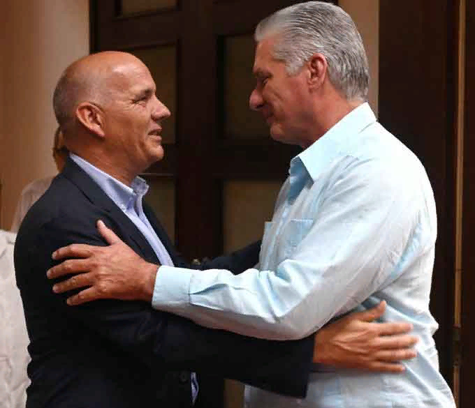 President of Cuba receives the leader of the Portuguese Communist Party ...