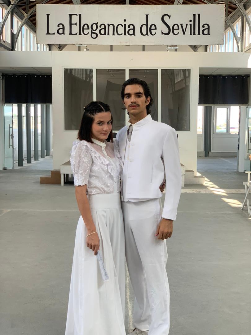 Geyla Neira: Una actriz muy joven con unas alas enormes (Fotos) - Radio ...