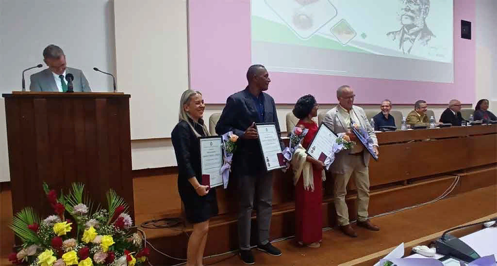Cuba awards outstanding scientists with the Carlos J. Finlay Order ...