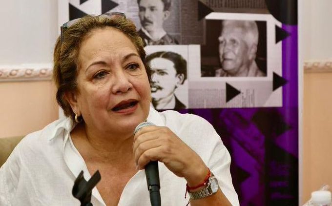 Felicita Díaz-Canel a la periodista Arleen Rodríguez - Radio Reloj ...