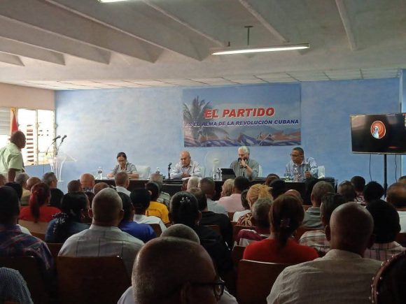 Díaz-Canel en Yateras y Manuel Tames para constatar cumplimiento de las ...